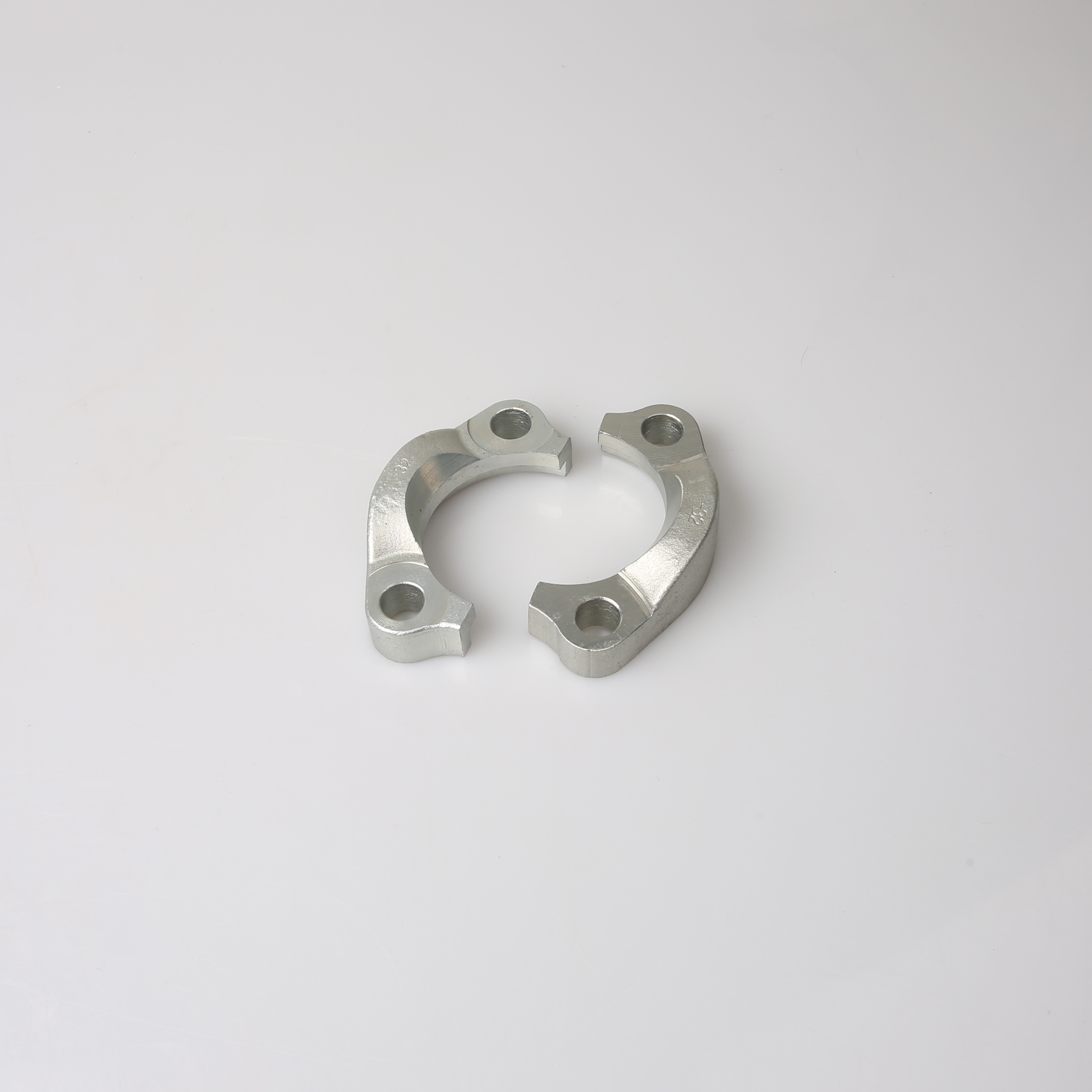 FL Light-Series SAE SPLIT FLANGE CLAMPS 3000 PSI ISO 6162---SAE J518 hose clamps - Ruihua Hardware